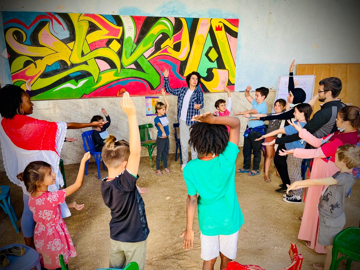 The community of traveling families using the globe as their classroom ...