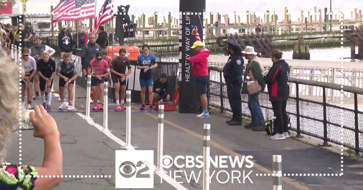 Nearly 2,000 competing in 2023 New York City Triathlon - CBS New York