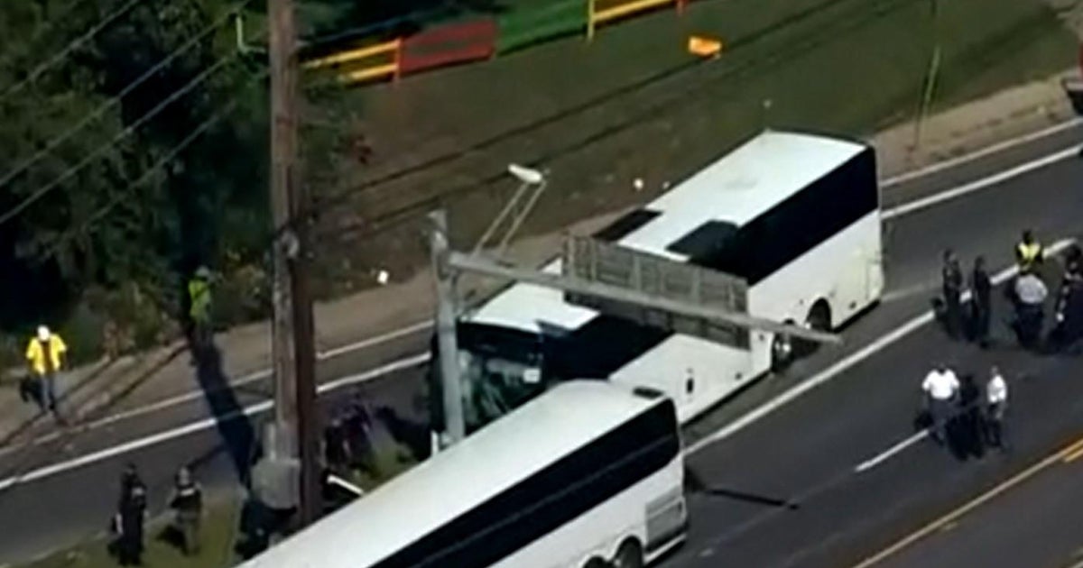 University of Maryland bus crash sends 30 people to the hospital - CBS ...