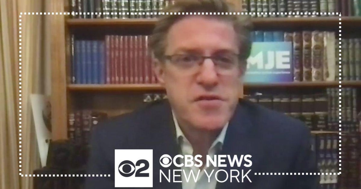 Helping Jews process the atrocities they're seeing in war - CBS New York