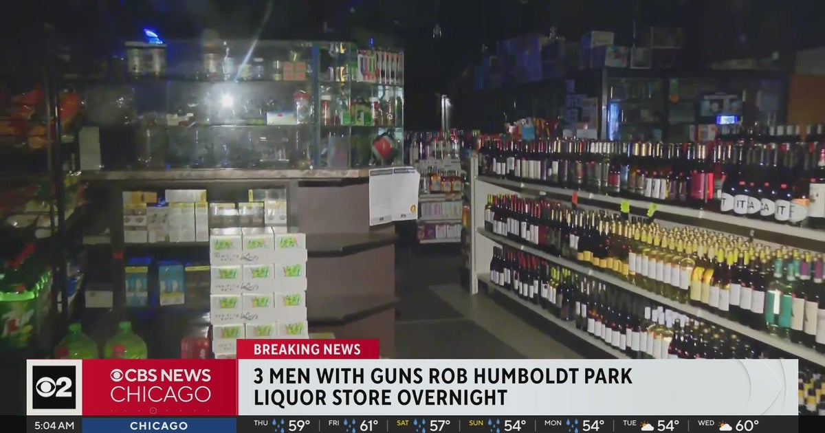 3 armed men rob Chicago liquor stores - CBS Chicago