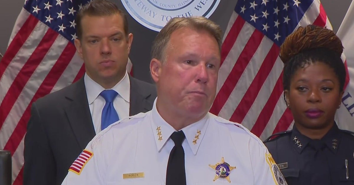 2 charged in high-end theft ring worth millions - CBS Chicago