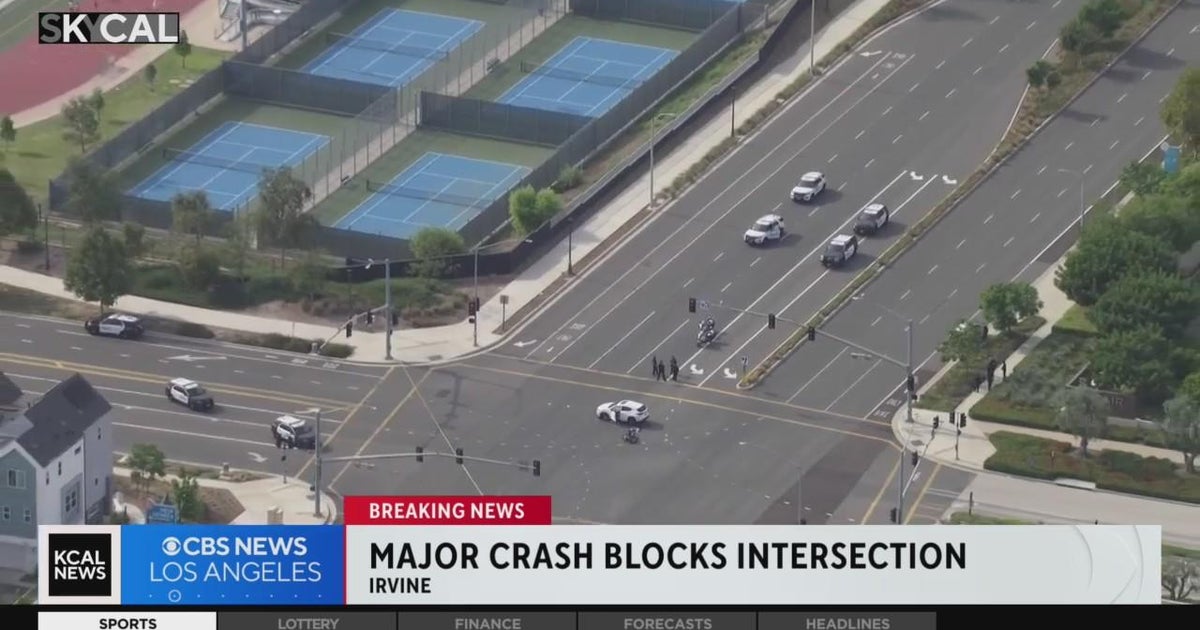 Major crash blocks intersection in Irvine - CBS Los Angeles