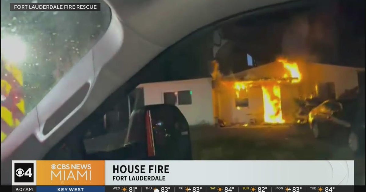 Fire ripped through Fort Lauderdale home - CBS Miami