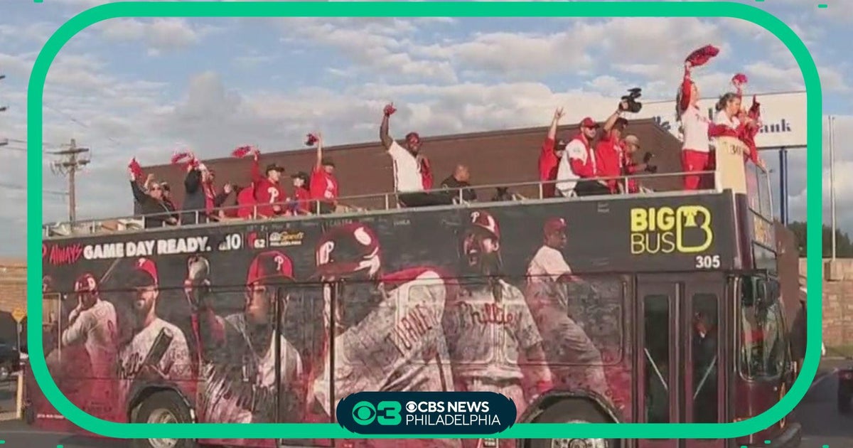 Red October Bus Tour makes stop in South Philadelphia - CBS Philadelphia