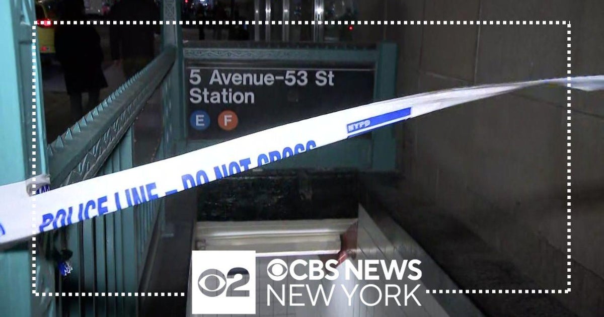 Subway shove suspect in custody, but straphangers remain worried - CBS ...