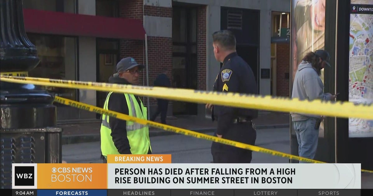 Window washer falls to death outside Boston skyscraper - CBS Boston