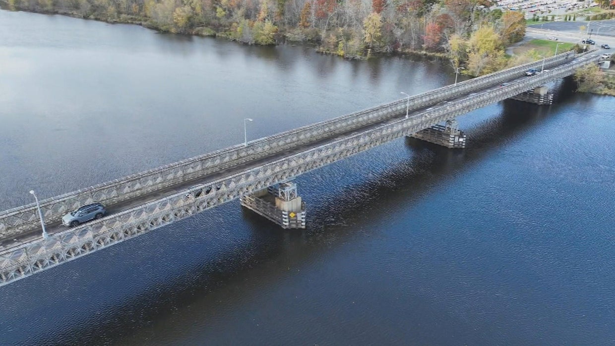 Why has the 40-year-old temporary Rourke Bridge in Lowell not been ...