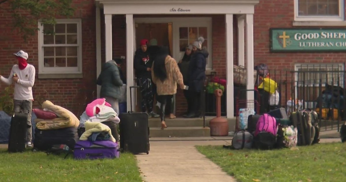 Chicago suburb OKs emergency declaration after arrival of migrants ...