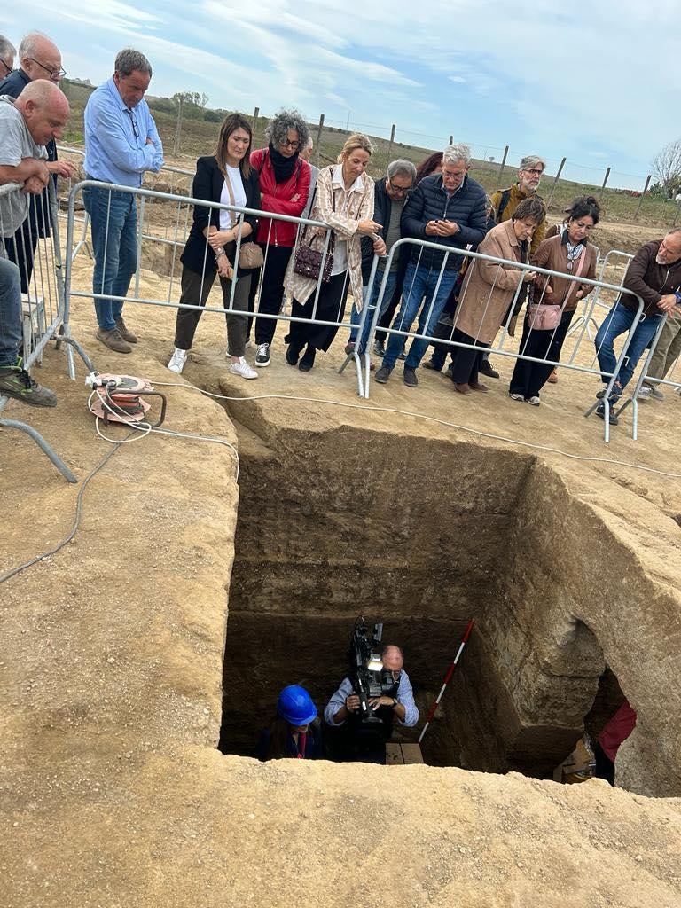 Italian archaeologists open 2,600-year-old tomb for first time, find ...
