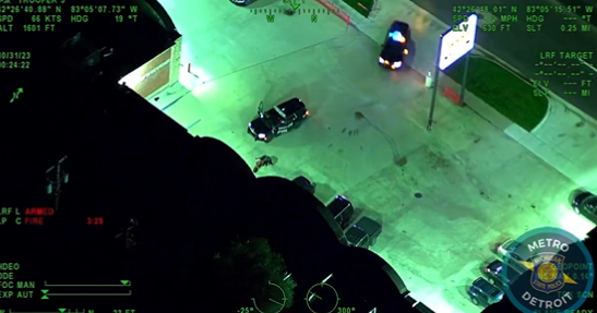 WATCH: Man flees Warren officers on mini bike - CBS Detroit