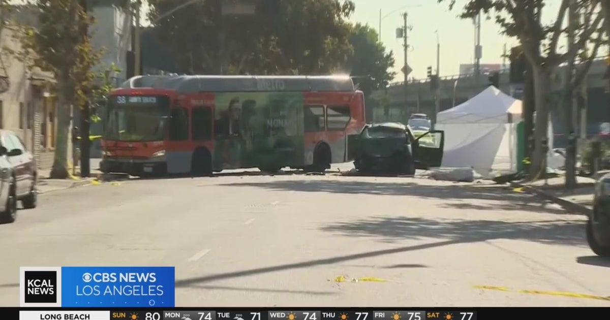2 killed when minivan crashes into Metro bus during LAPD pursuit - CBS ...