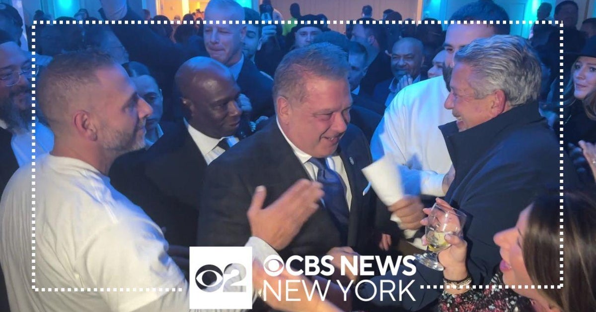 Yonkers Mayor Mike Spano wins unprecedented fourth term - CBS New York