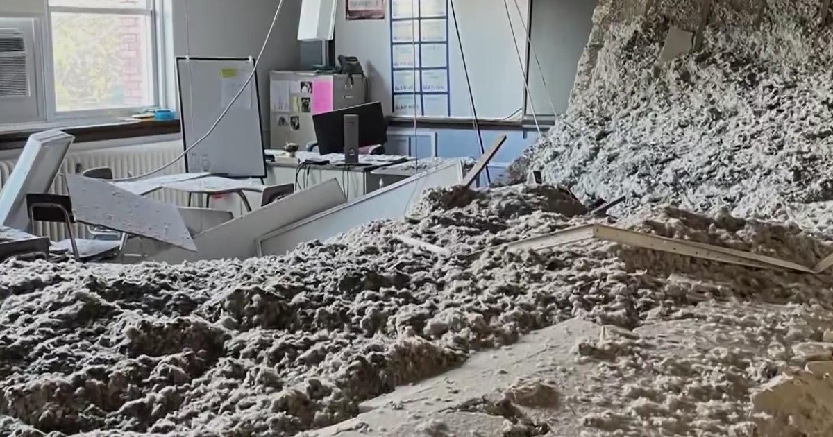 Suburban students moving to new building after school ceiling collapse ...