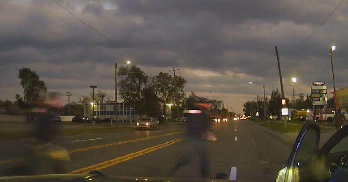 Farmington Hills police release video of Target shoplifter police chase ...