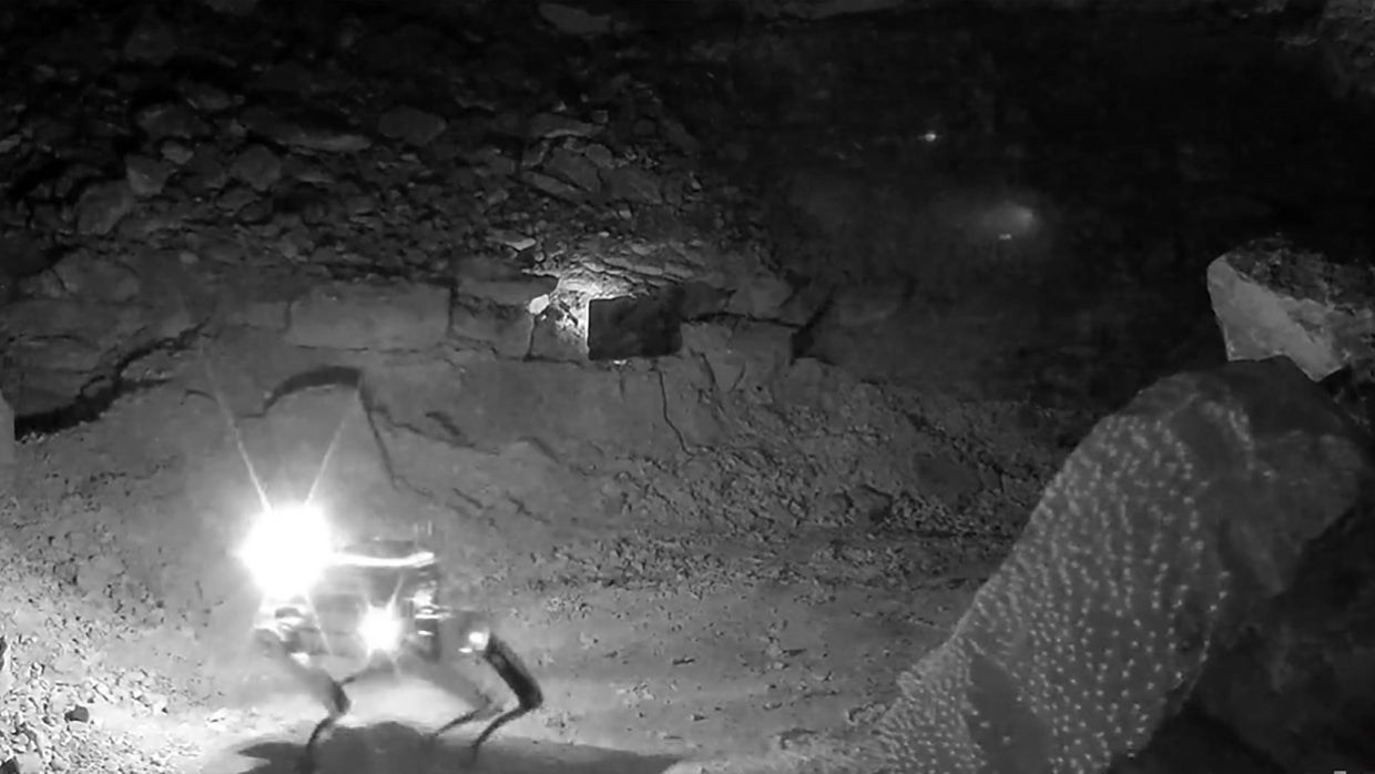 Hamas' tunnels: Piercing a battleground beneath Gaza - CBS News