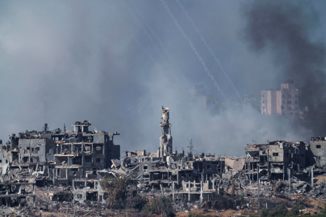 Main Gaza hospital goes dark during intense fighting; Netanyahu says no ...