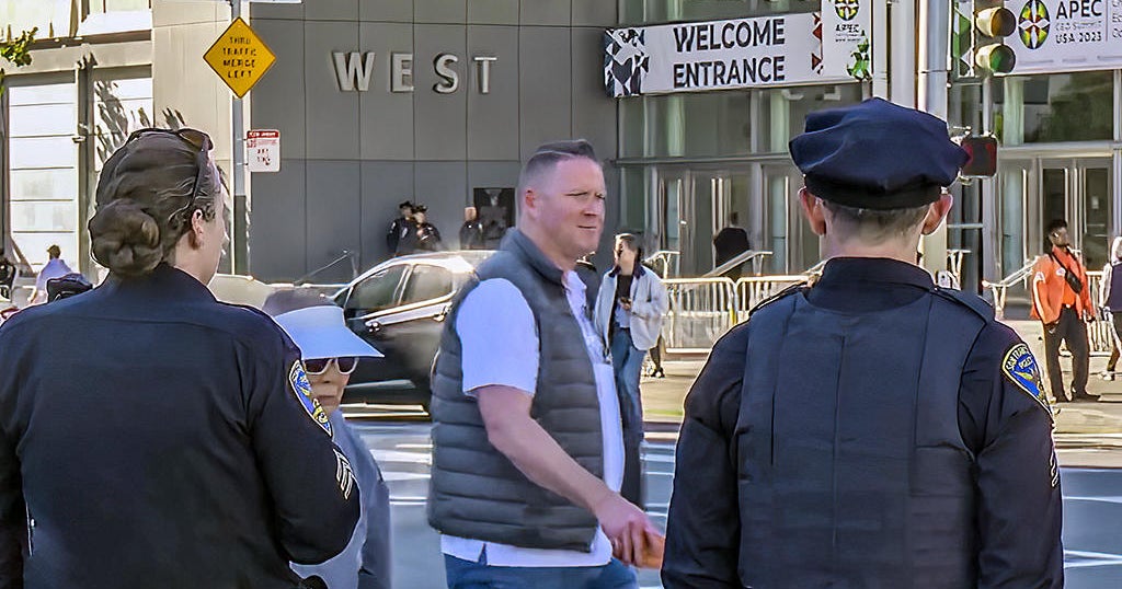 As APEC gets underway, locals stock up and hunker down - CBS San Francisco