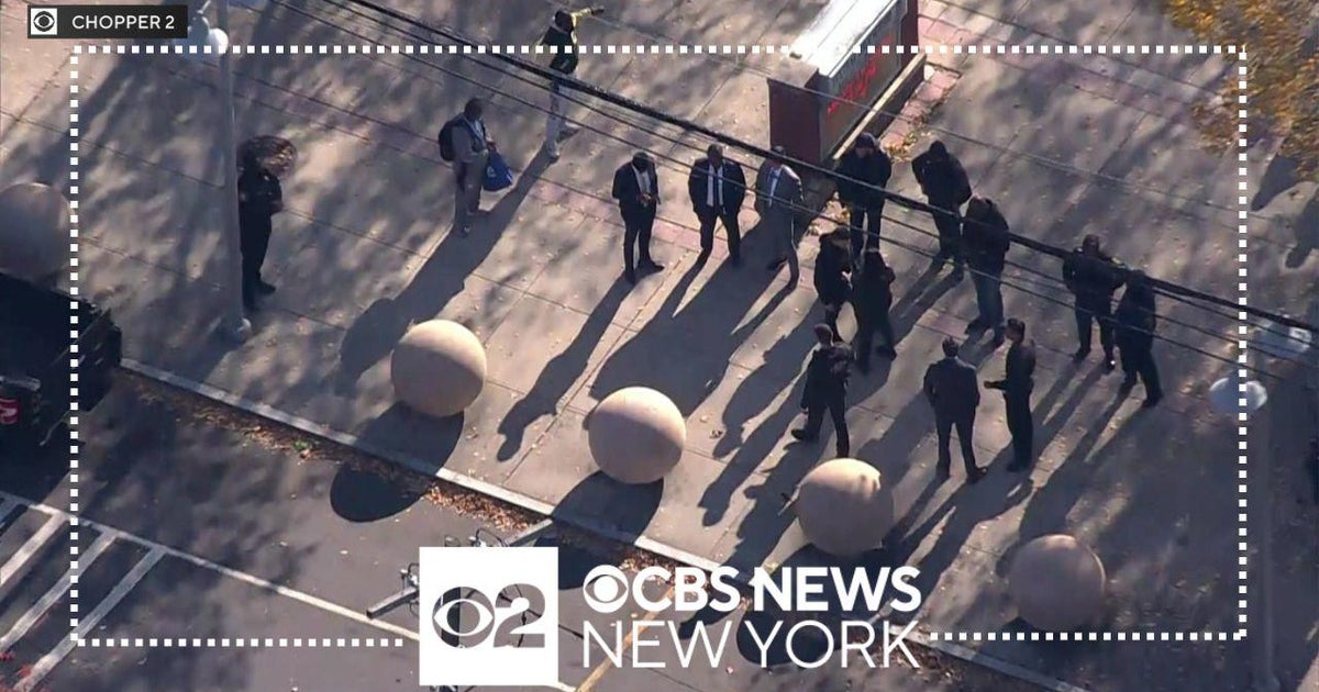 Newark student shot during high school evacuation - CBS New York Newark student shot during high school evacuation - CBS New York