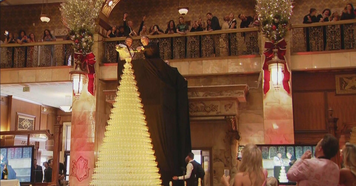 Brown Palace kicks off holiday season with champagne cascade tradition ...