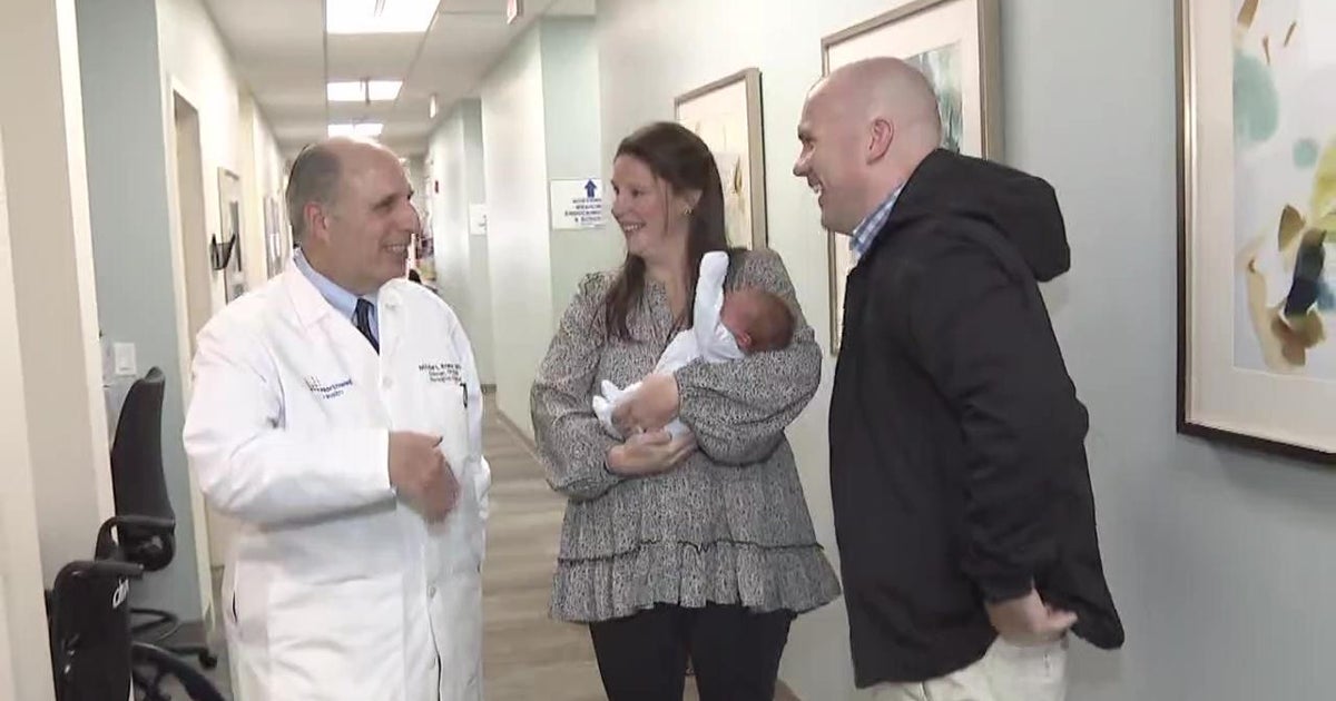 Talk about a family doctor! Dr. Mitchell Kramer delivers mother, father ...