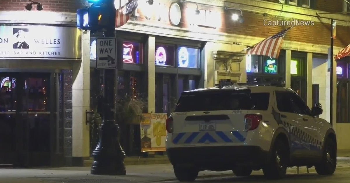 Police Investigate Armed Carjackings On Chicagos North Side Cbs Chicago