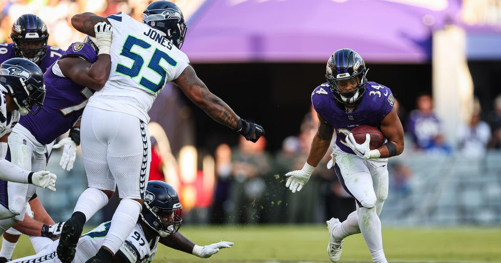 Ravens rookie Keaton Mitchell's football family has a tradition of ...