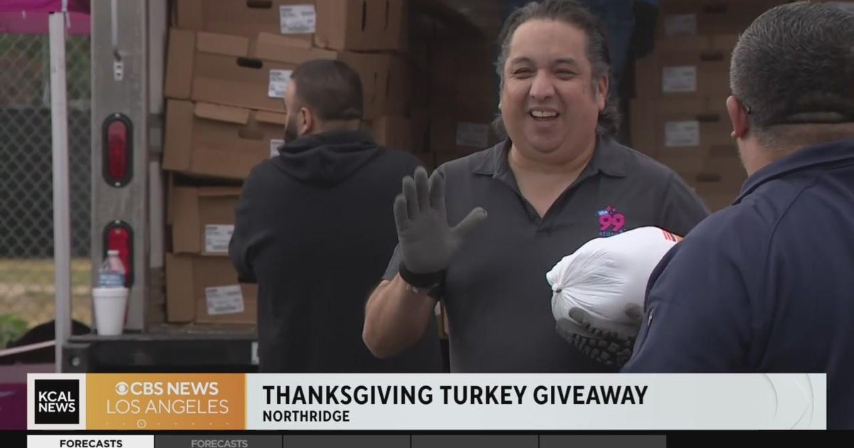 Local organizations come together to donate 1,000 turkeys to families ...