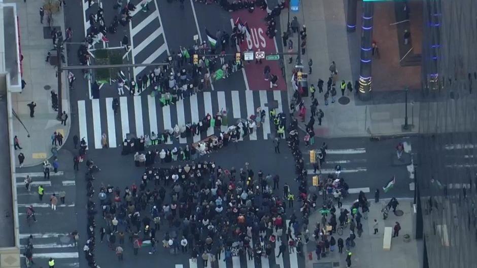 Pro-Palestinian rally blocked traffic in Center City - CBS Philadelphia