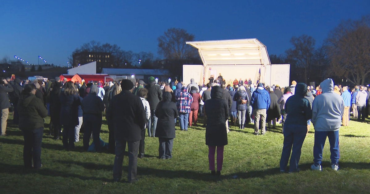 "An absolute hero": Vigil honors former police chief killed in New ...