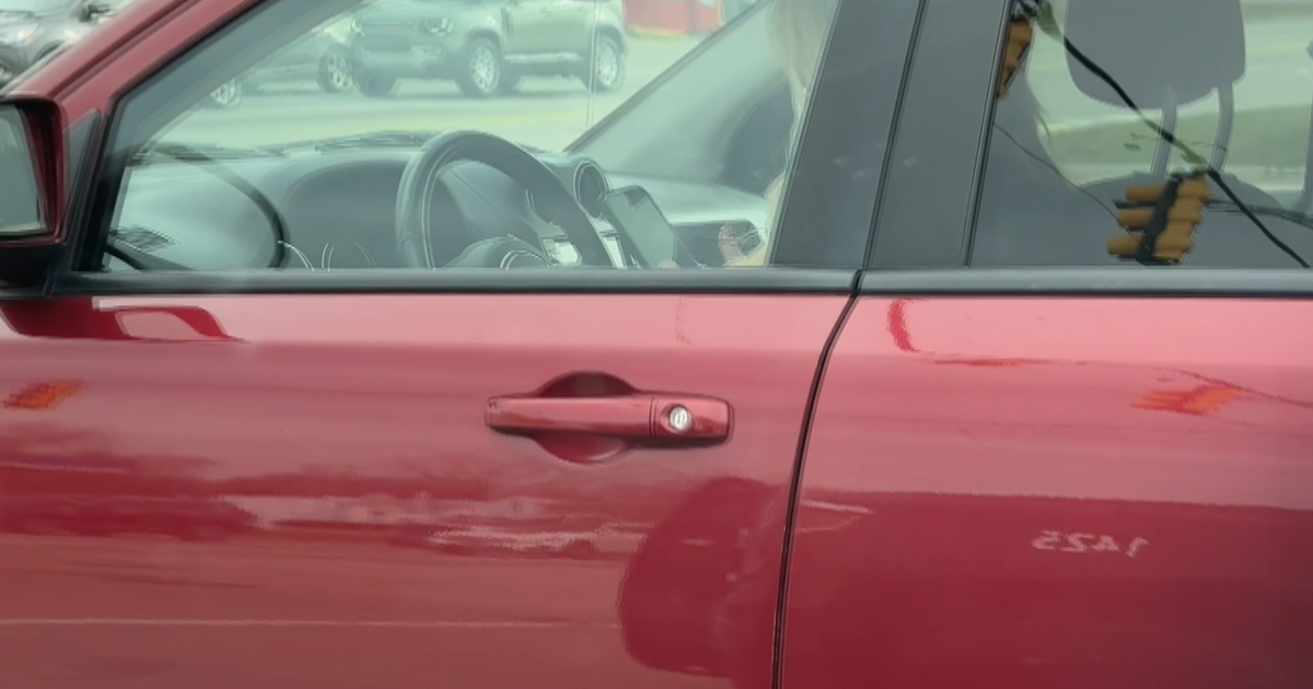 Oakland County Sheriff: Distracted driving is still a problem - CBS Detroit