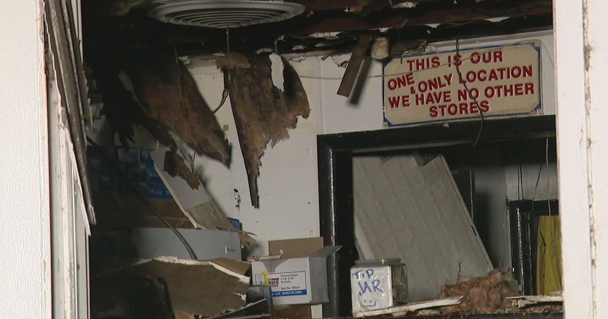 Fire shutters iconic Calumet Fisheries smokehouse - CBS Chicago