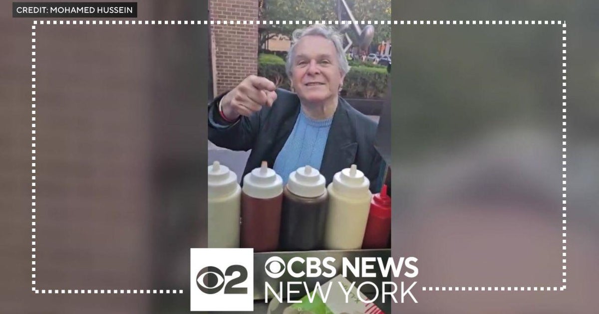 Stuart Seldowitz charged after harassing NYC halal cart worker, police ...