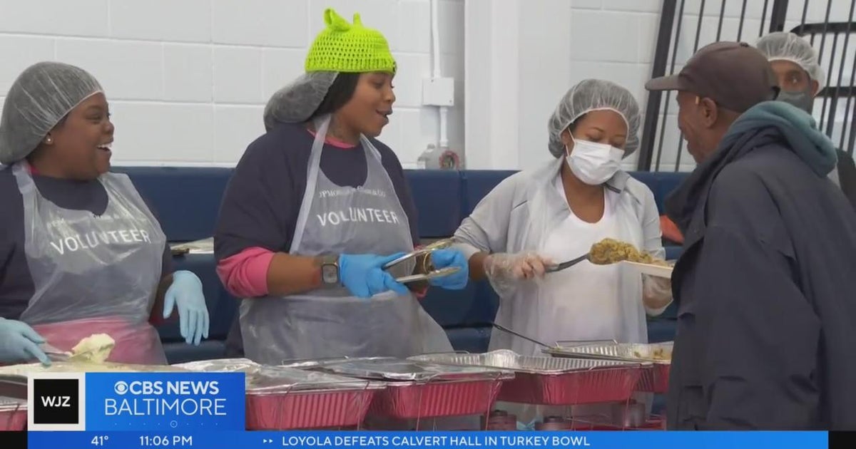 Bea Gaddy Family Centers continues annual Thanksgiving dinner tradition ...