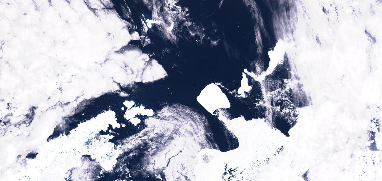 World's largest iceberg — 3 times the size of New York City — "on the ...