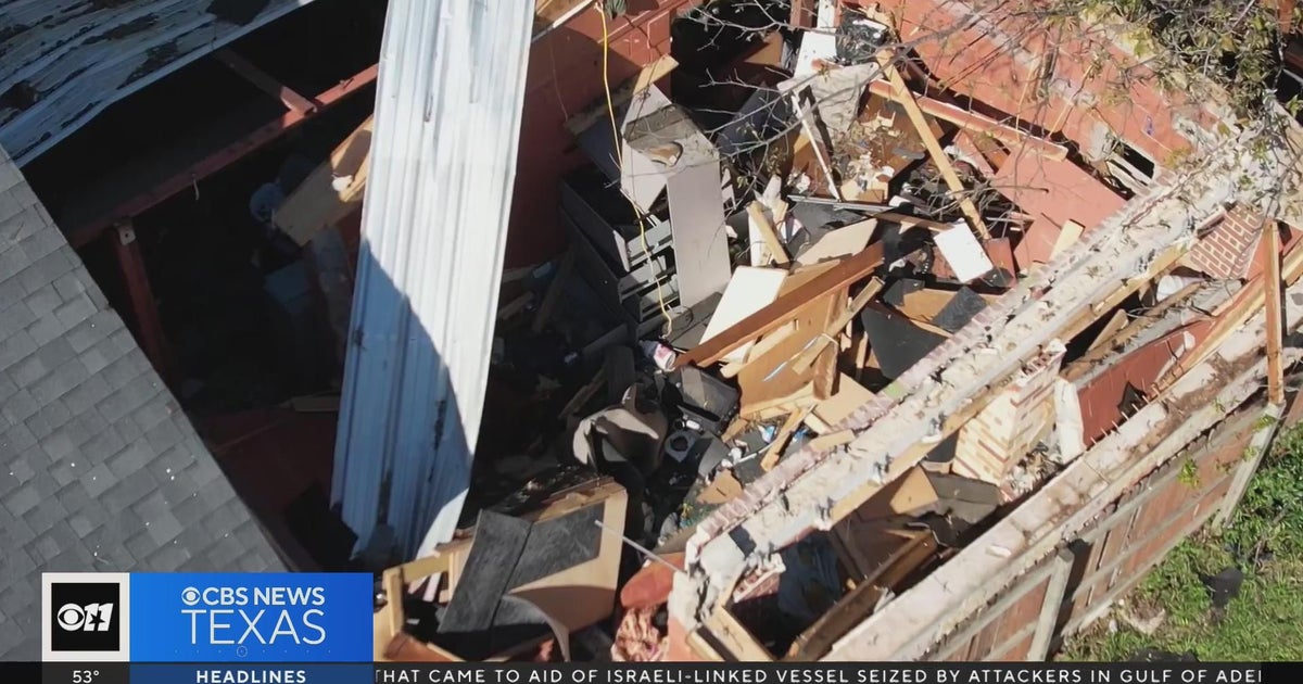 House explosion in southeast Dallas sends one man to the hospital - CBS ...