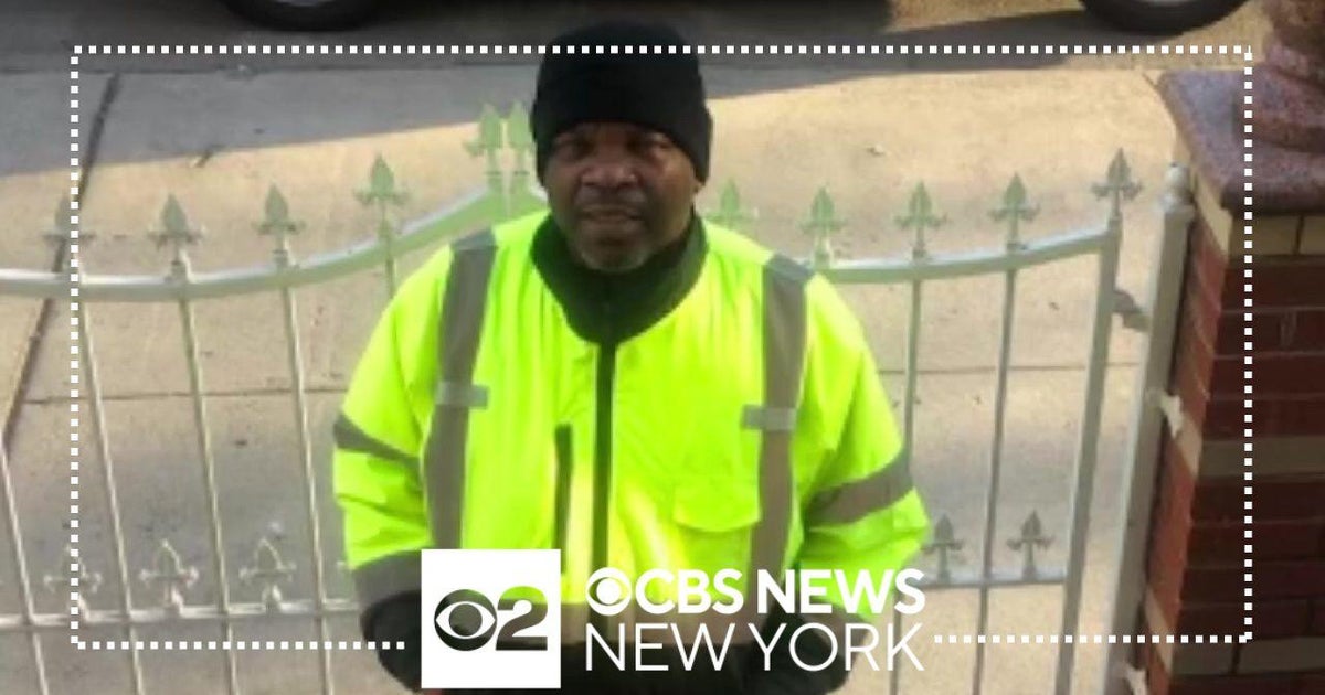 MTA worker struck and killed by D train at 34th Street-Herald Square station - CBS New York
