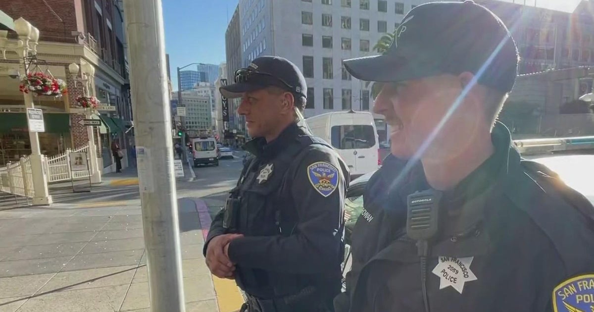 SFPD increases Union Square presence amid holiday shopping - CBS San ...