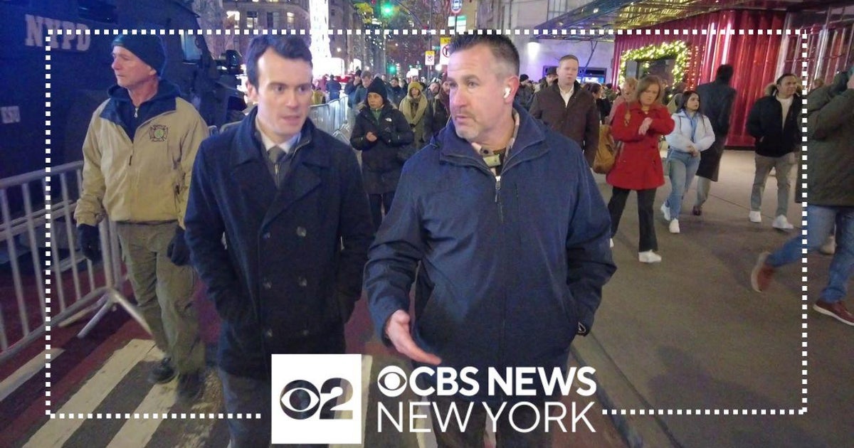 NYPD boosting pickpocket unit during holidays - CBS New York