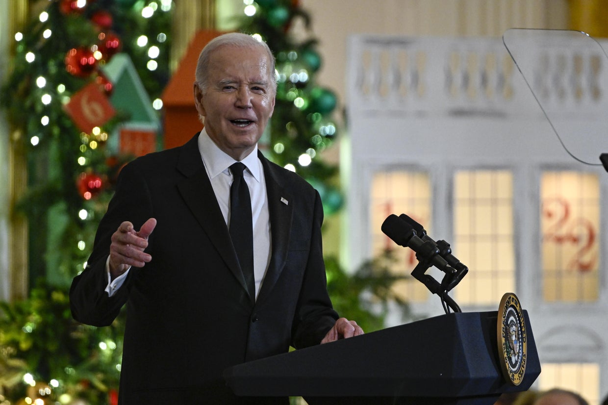 Biden hosts 2023 Kennedy Center honorees at White House - CBS News