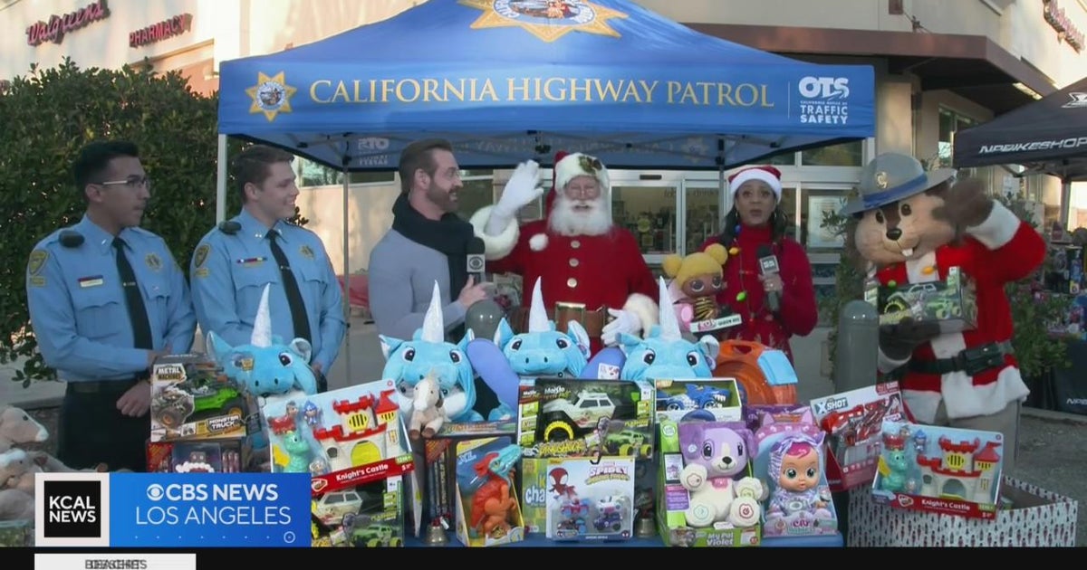 Chipper, Santa Claus hit CHiPs for Kids Toy Drive in Thousand Oaks ...