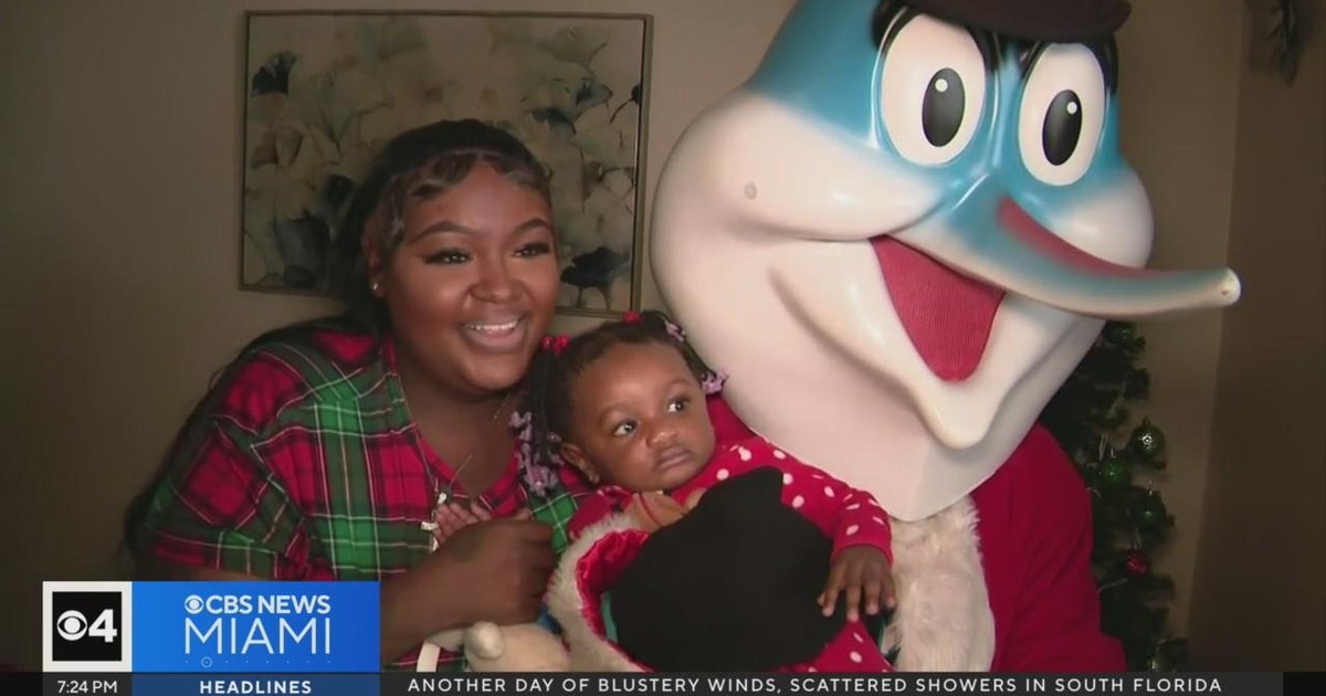 Marlins surprise families in South Florida - CBS Miami