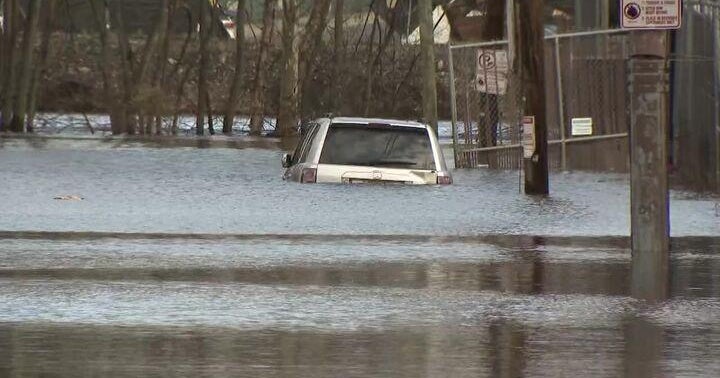 Passaic River crests, sending more water into flood-ravaged Paterson ...
