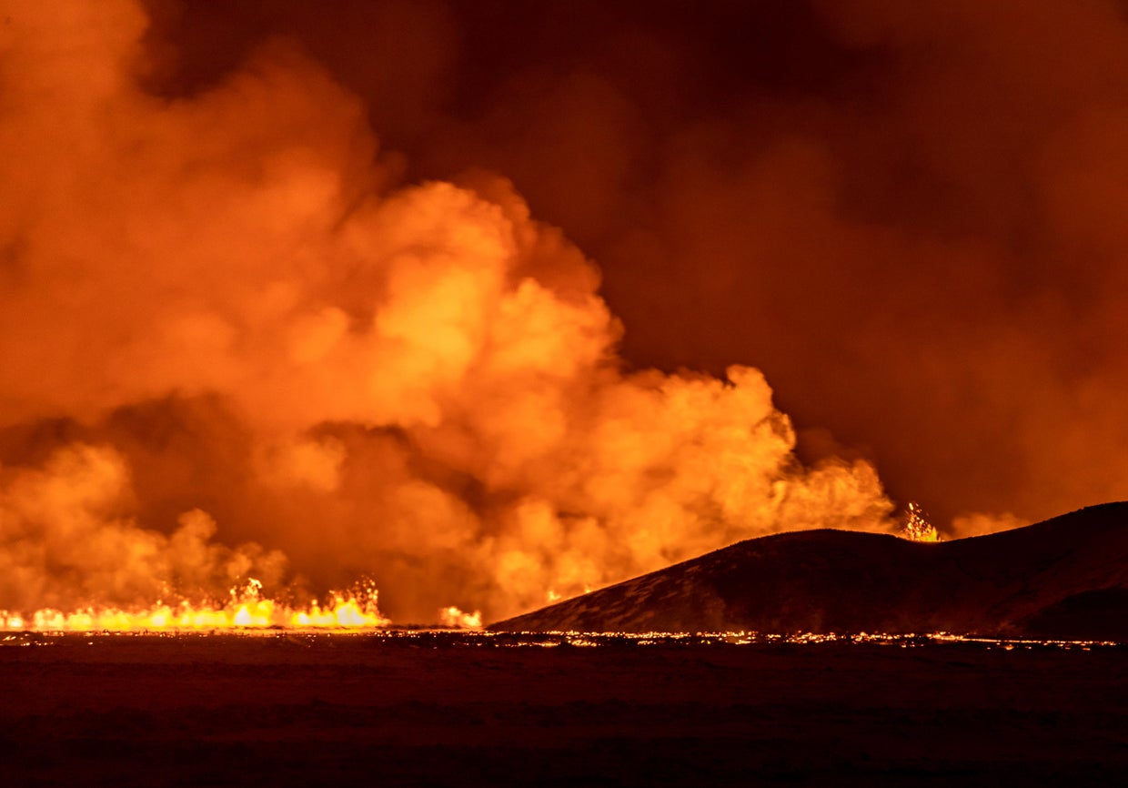 Photos of Iceland volcano eruption show lava fountains, miles-long ...