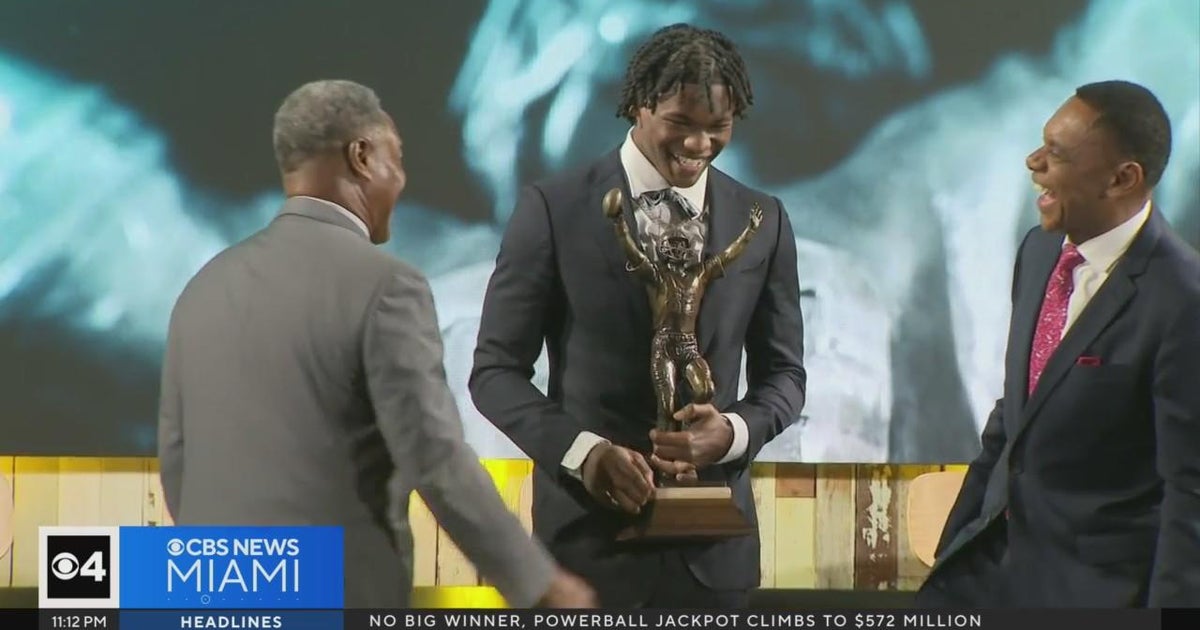 Chaminade-Madonna's Jeremiah Smith named winner of 2023 Nat Moore ...