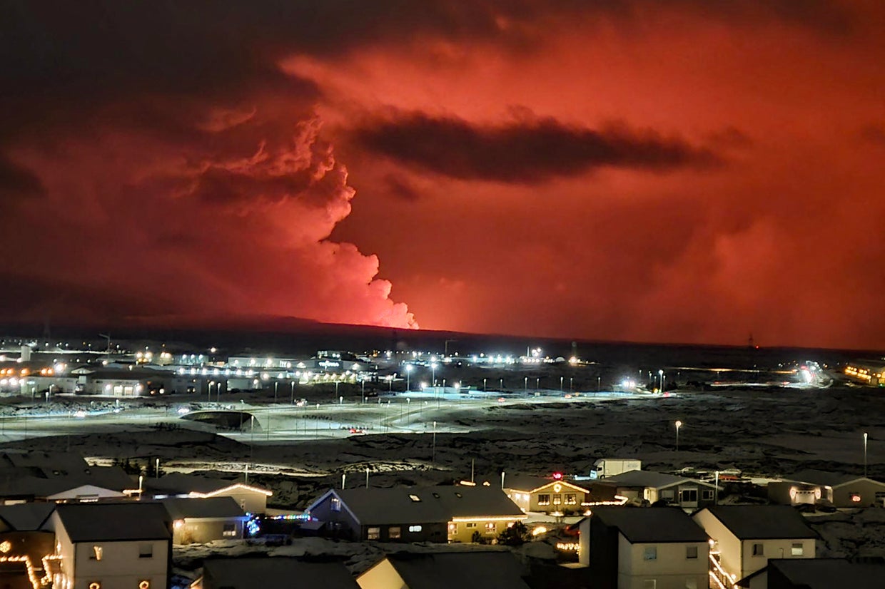 Photos of Iceland volcano eruption show lava fountains, miles-long ...