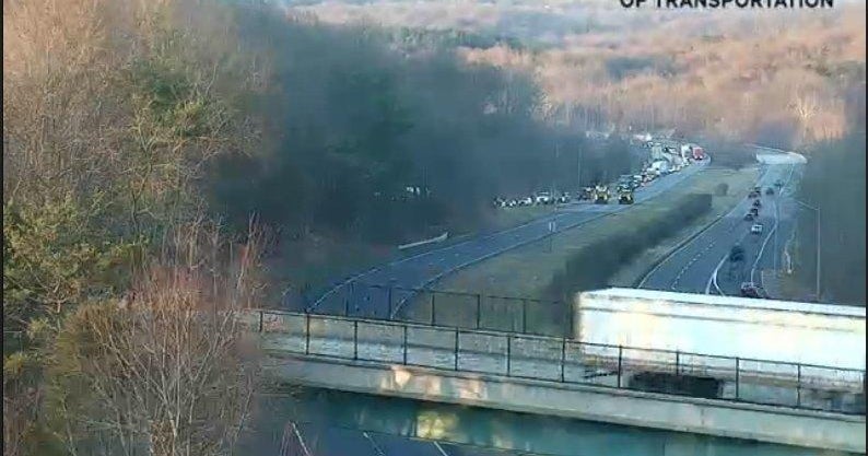 Crash shuts down I-83 in Baltimore County - CBS Baltimore
