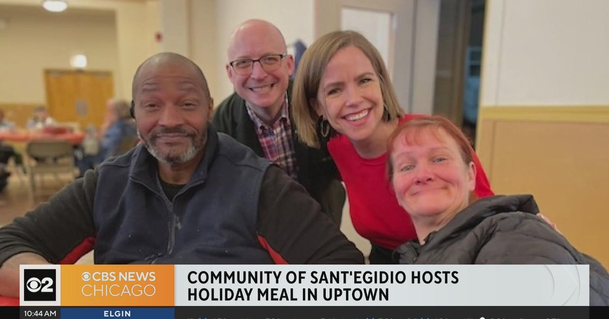 Community of Sant'Egidio hosts holiday meal in Uptown - CBS Chicago