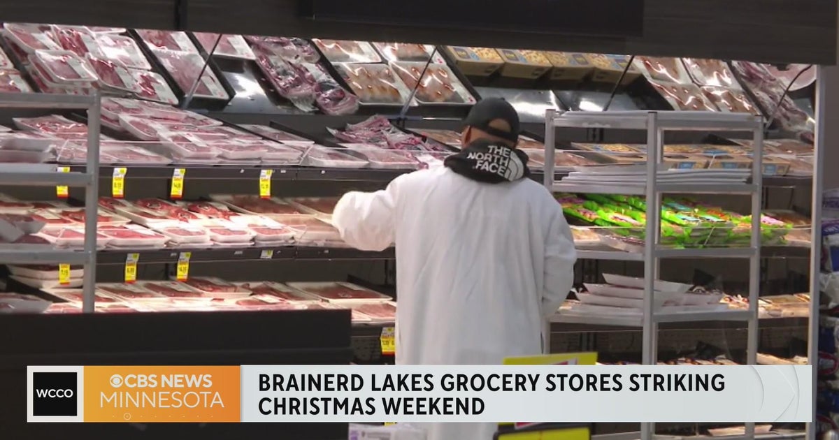 Northern Minnesota grocery store employees prep for Christmas strike ...