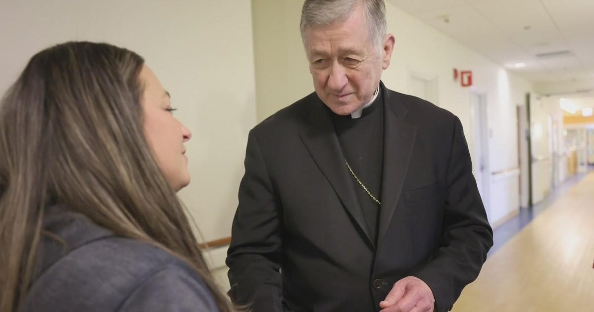 Cardinal Cupich visits patients at Lurie Children's Hospital - CBS Chicago